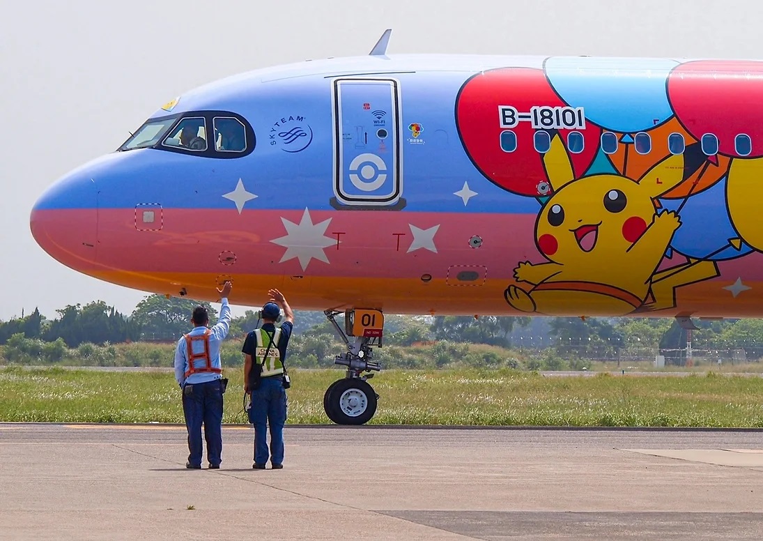 China Airlines представила аэробус «Pikachu Jet» с Pokemon - Вестник ...